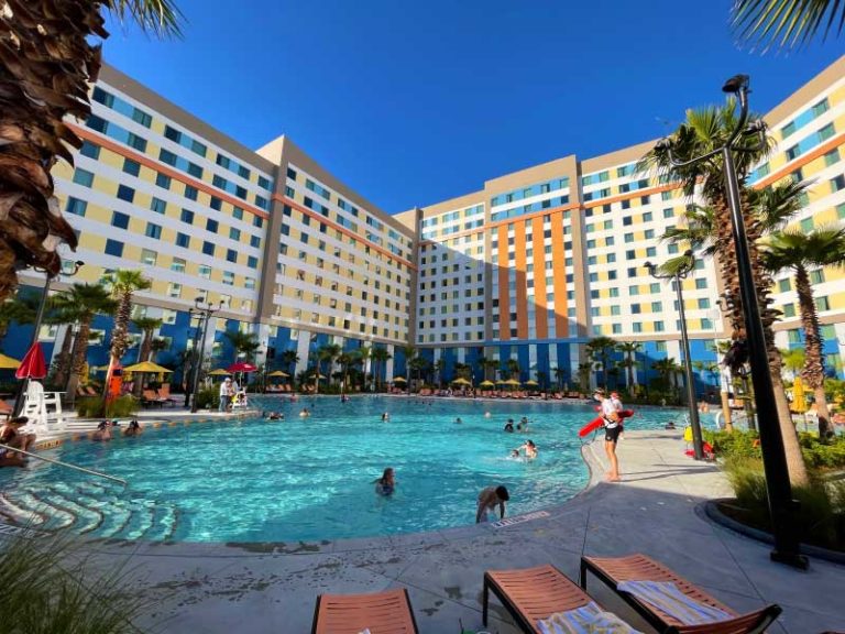Universal Orlando Resort The Endless Summer Resort – Dockside Inn and ...